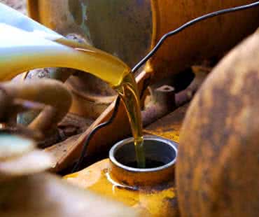 How to Clean A Diesel Motor using Engine Oil Flush